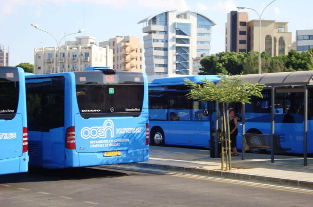 Zypern mit dem Bus entdecken: Ihr ultimativer Guide